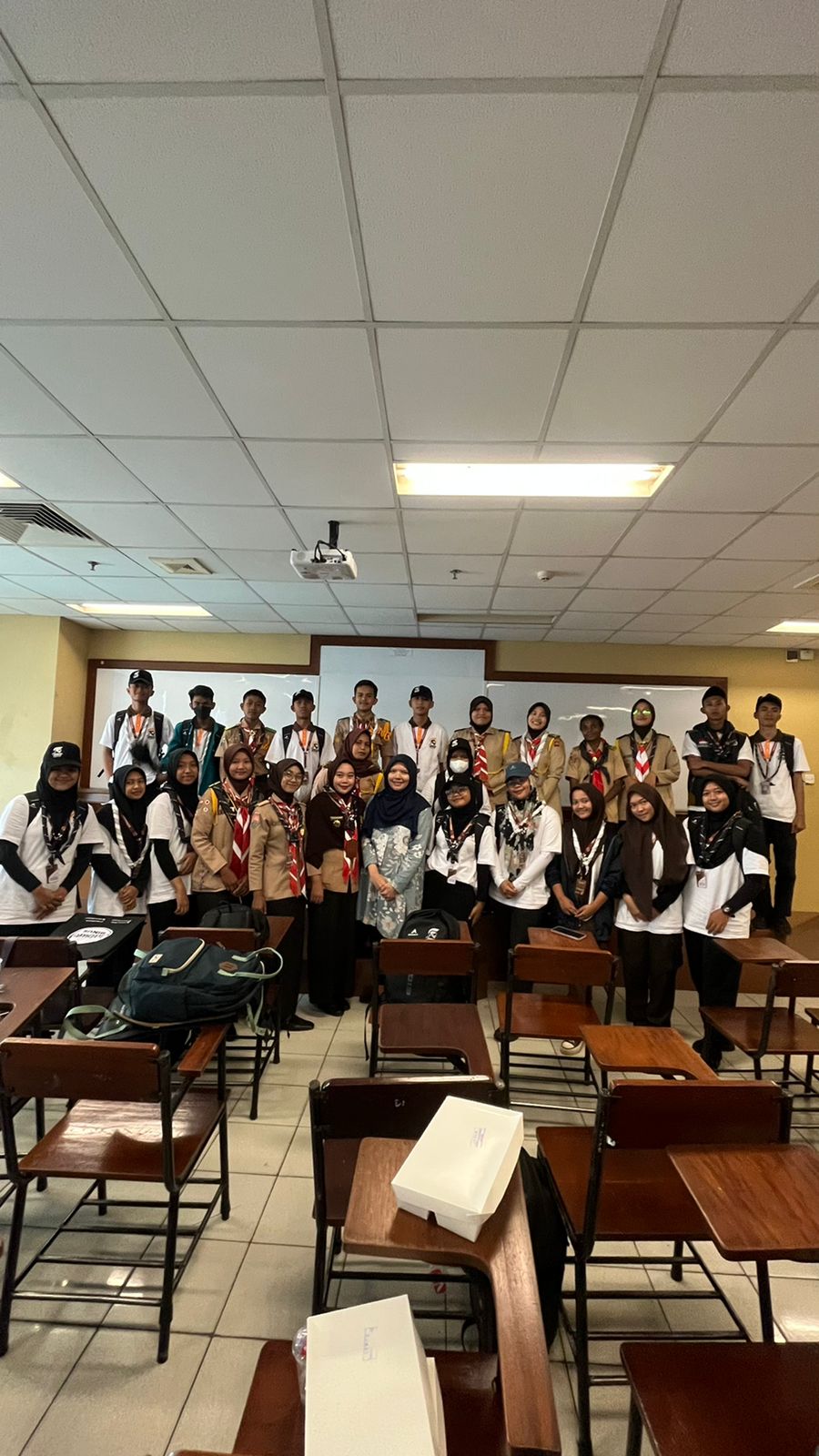 Siswa SMA/sederajat se-Indonesia Trial Class di BINUS TOURISM dalam ... Siswa SMA/sederajat se-Indonesia Trial Class di BINUS TOURISM dalam ...